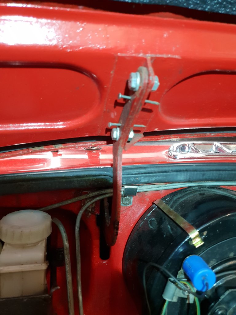 Original Bonnet Check – MGB tips mods and maintenance